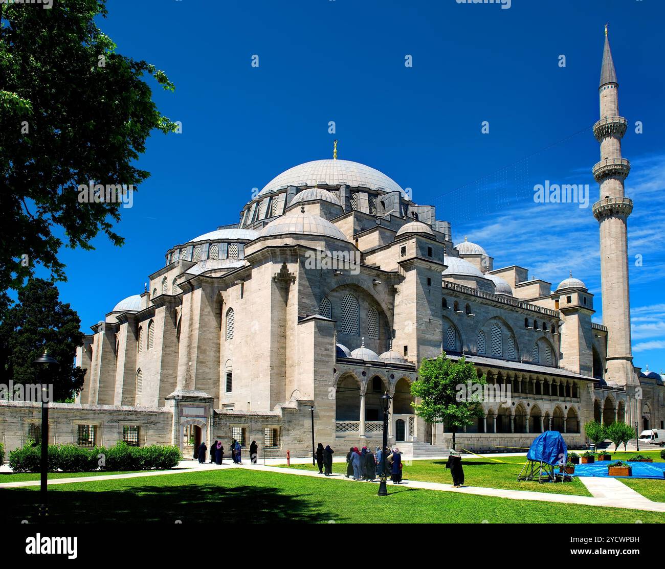 Suleymaniye mosque cemetery tomb hi-res stock photography and images ...