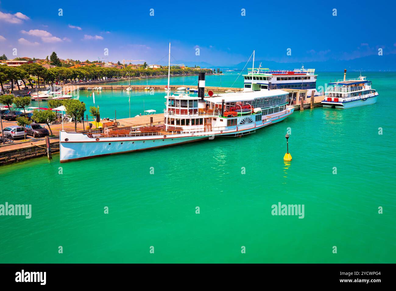 Lago Del Garda Hi res Stock Photography And Images Alamy lago-del-garda-hi-res-stock-photography-and-images-alamy