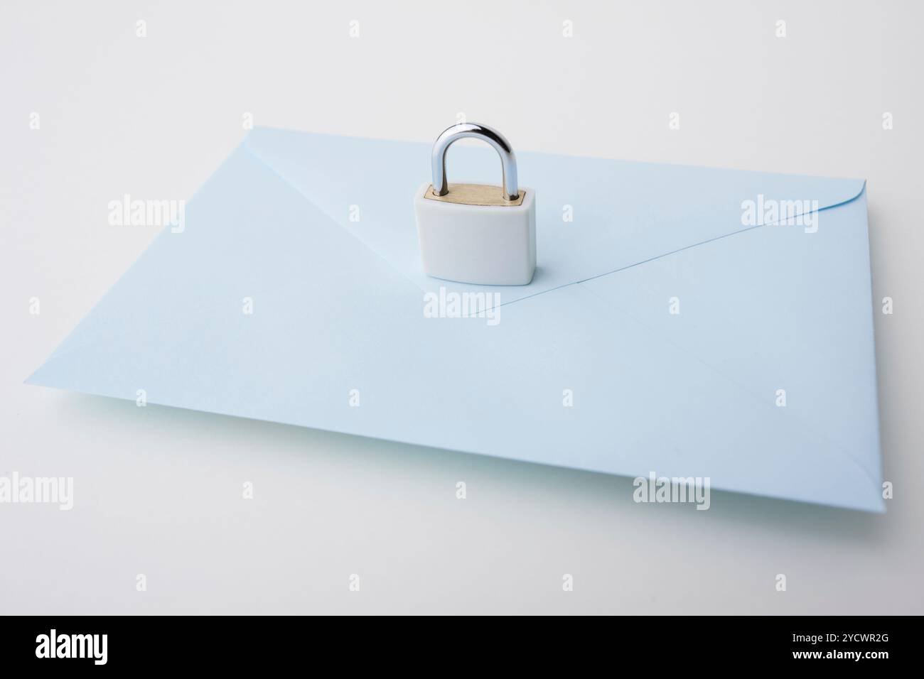 Security envelope padlock hi-res stock photography and images - Alamy