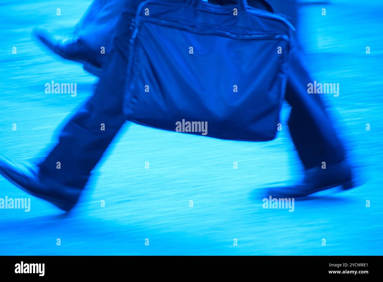 Crowd commuting hi-res stock photography and images - Alamy