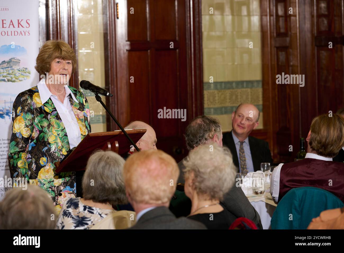 Pam ayres 1970s hi-res stock photography and images - Alamy