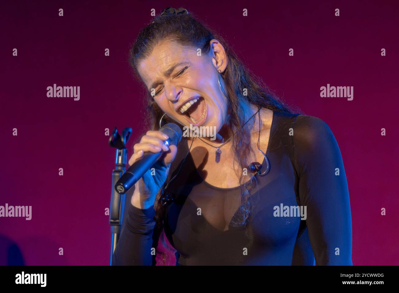Sängerin Julia Neigel & Band live in den Unterwelten Dresden ...