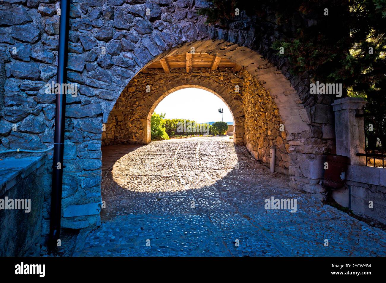 Town gate old village hi-res stock photography and images - Alamy