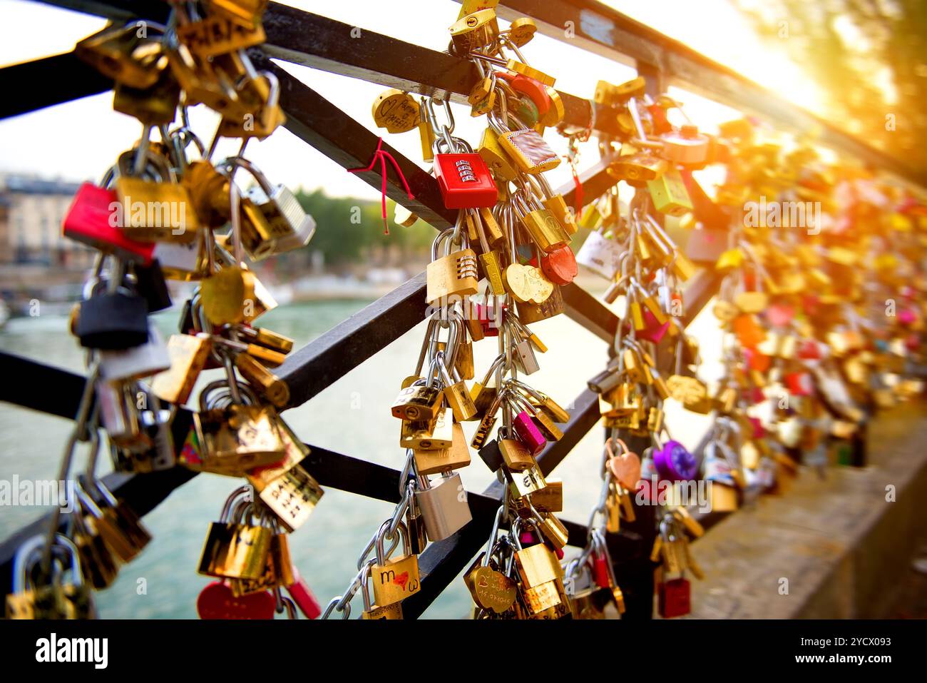 Key bridge in paris hi-res stock photography and images - Alamy
