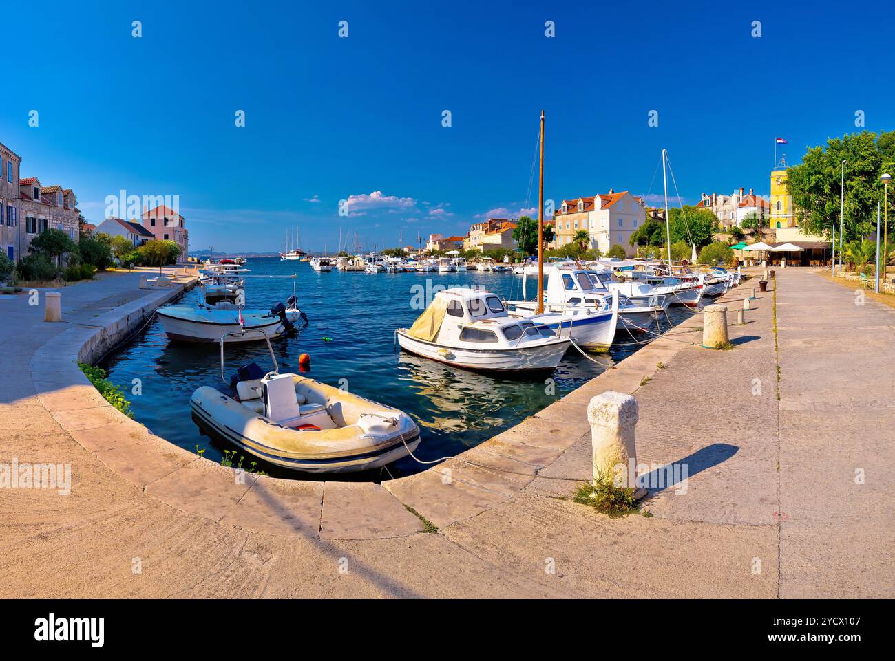 Coastal harbor view hi-res stock photography and images - Alamy