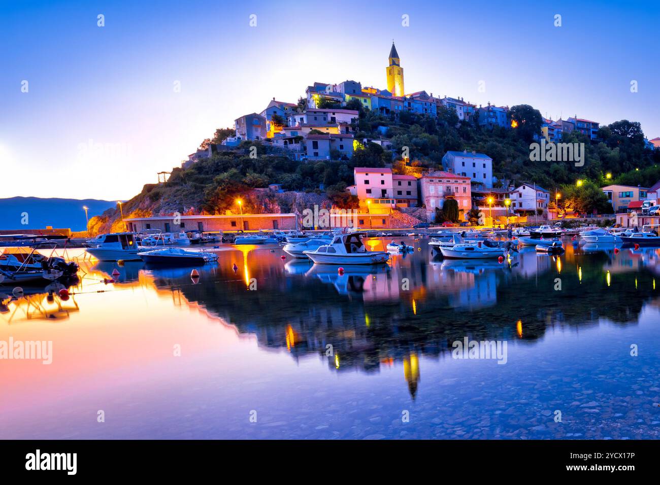 Night view harbor old boat hi-res stock photography and images - Alamy