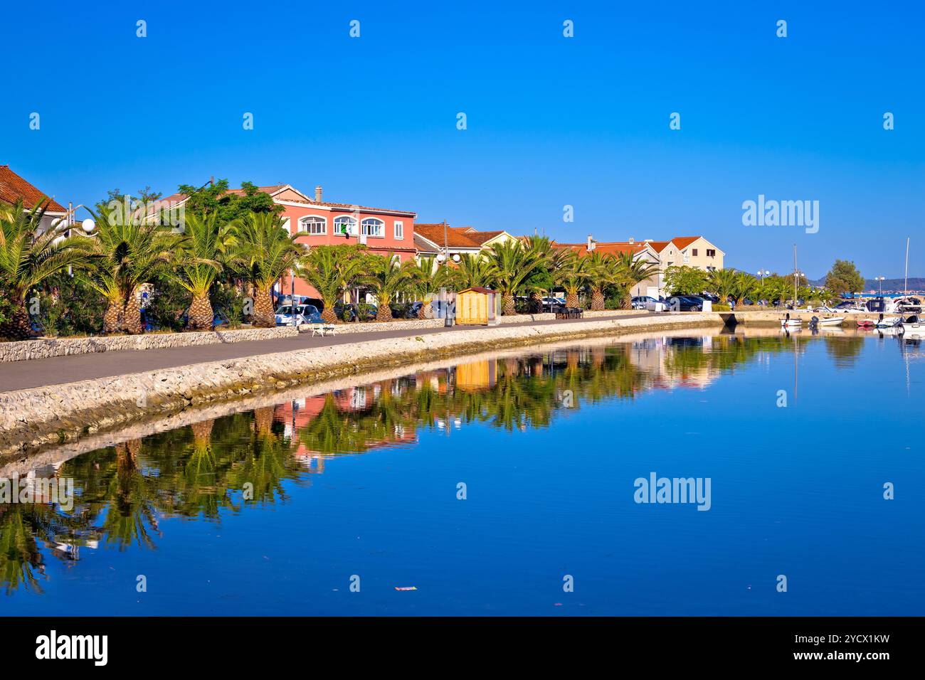 Reflections of sea landscape hi-res stock photography and images - Alamy