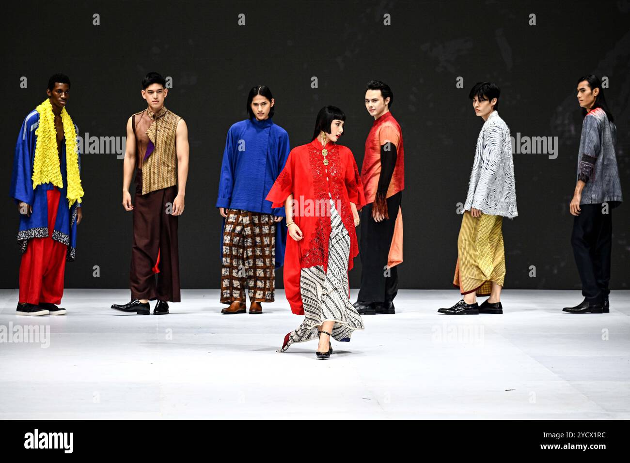 Jakarta, Indonesia. 24th Oct, 2024. Models present creations from BIN ...