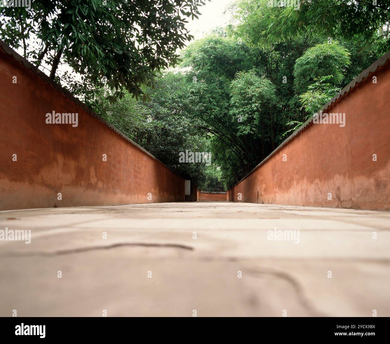 Wall passageway hi-res stock photography and images - Alamy