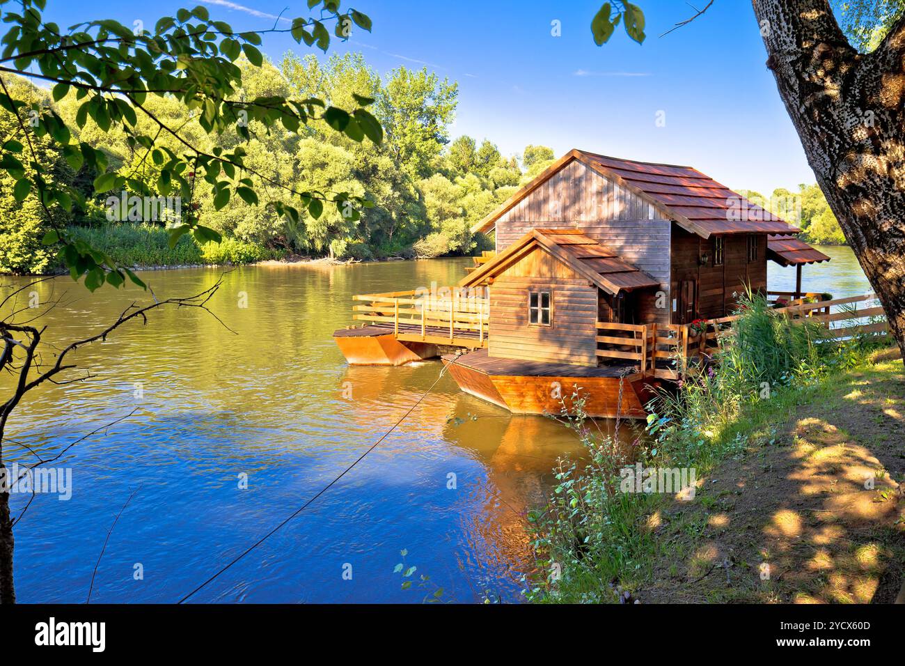 Old watermill mill cottage hi-res stock photography and images - Alamy