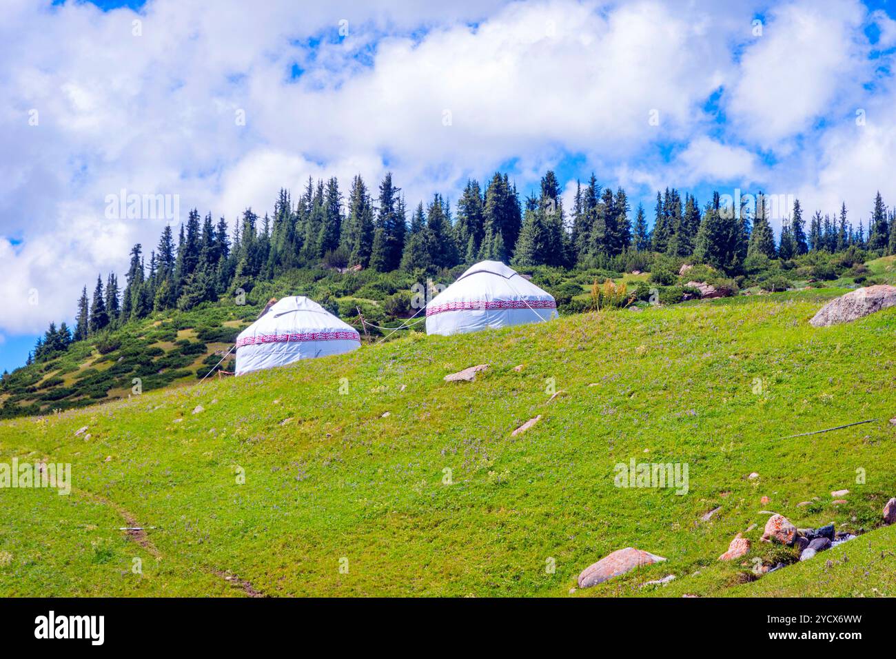 Rural scene houses meadows hi-res stock photography and images - Alamy
