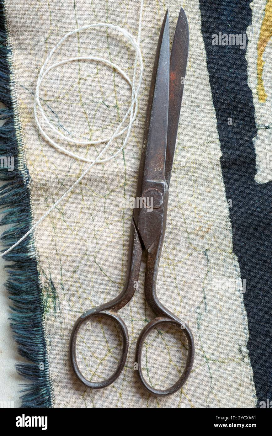Vintage scissors on black hi-res stock photography and images - Alamy