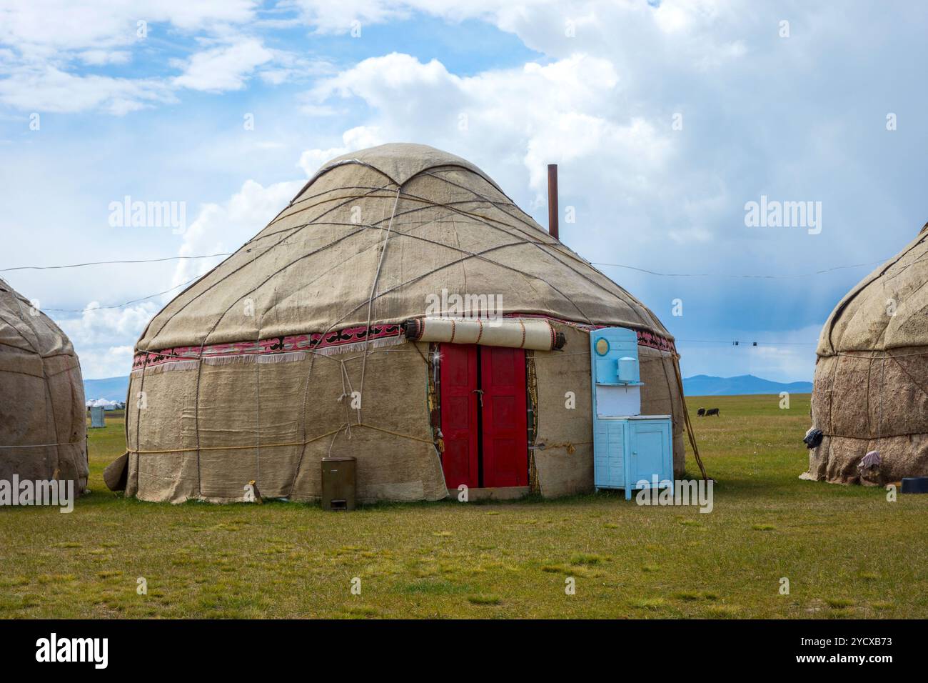 Central asian yurt hi-res stock photography and images - Alamy