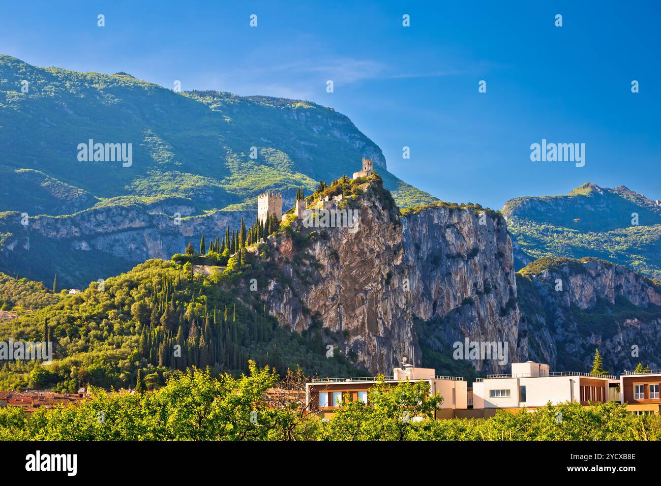 Italian castle ruins hi-res stock photography and images - Alamy