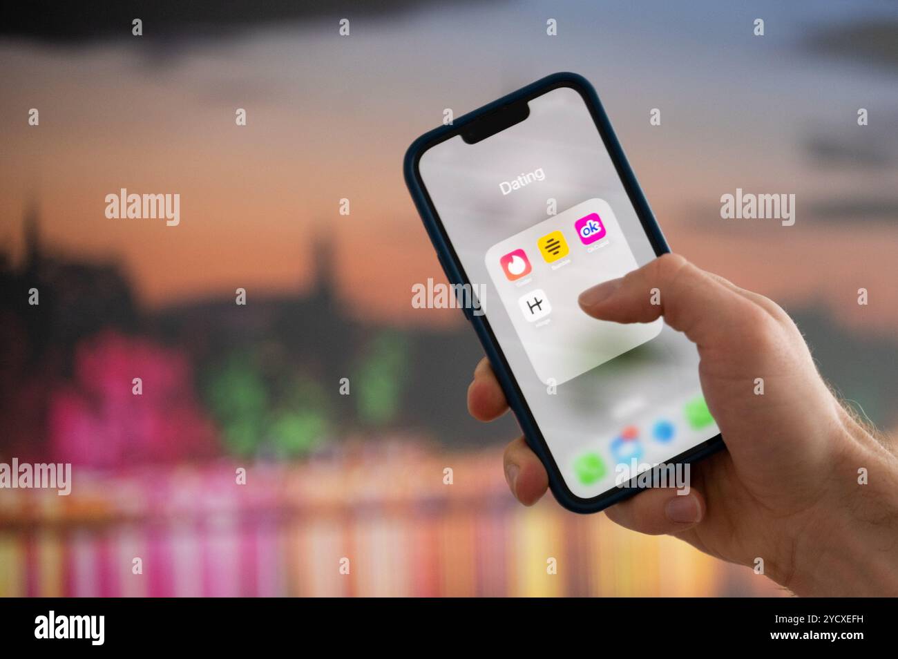 Dating apps 2024 hi-res stock photography and images - Alamy