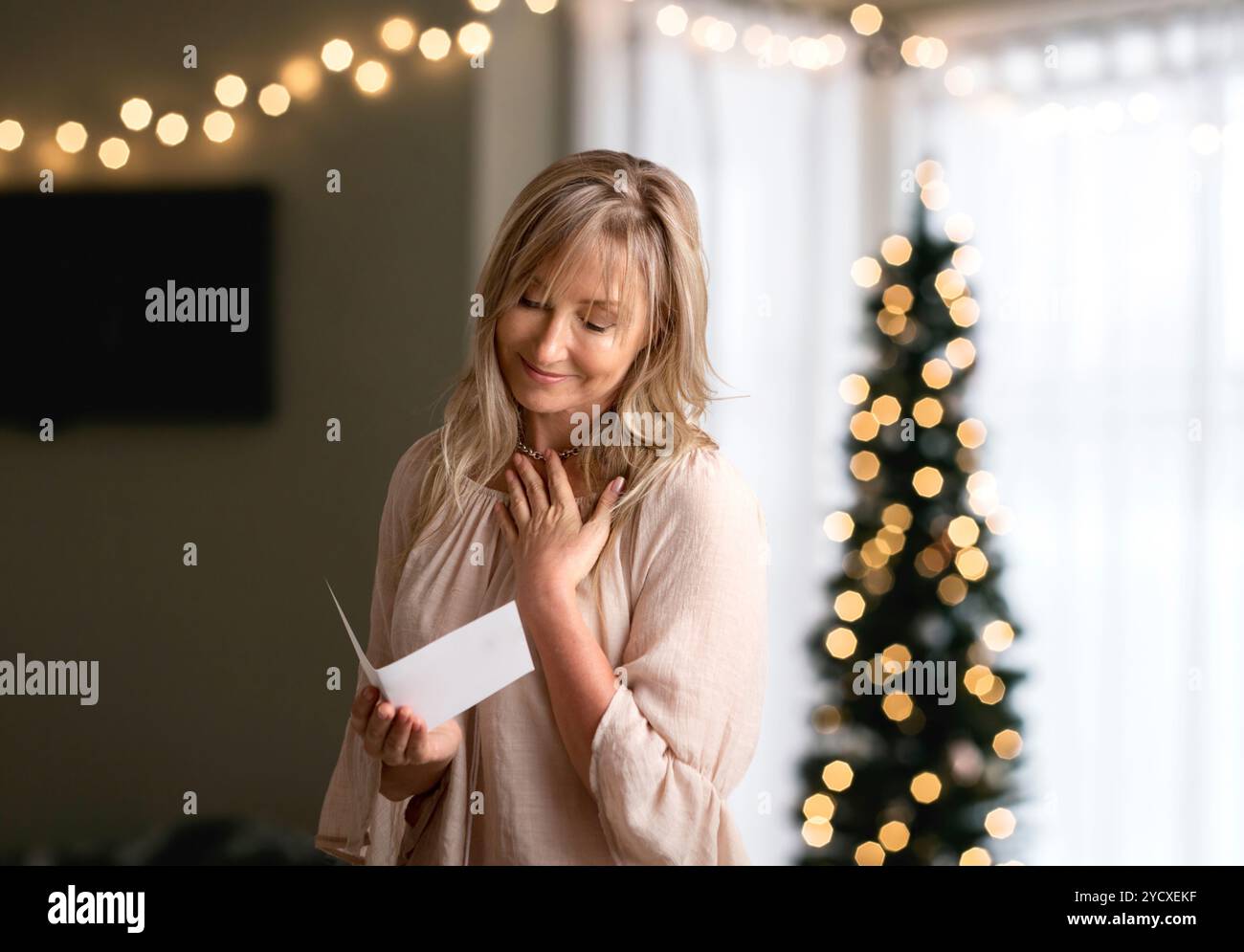 Woman and birthday card hi-res stock photography and images - Alamy