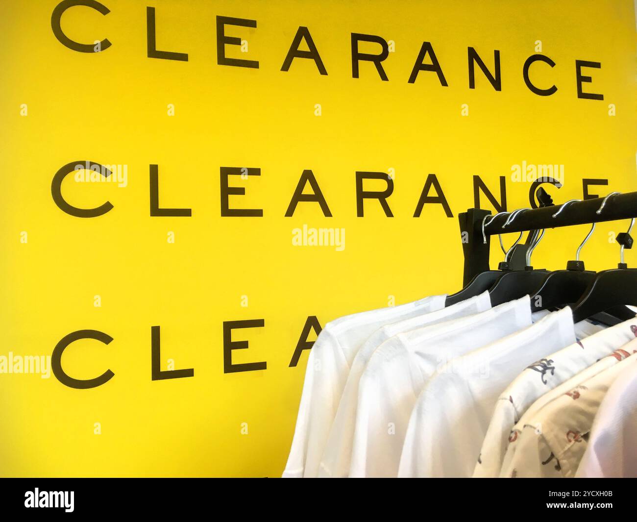 Clearance Sale Sign Banner for clothing shop Stock Photo - Alamy
