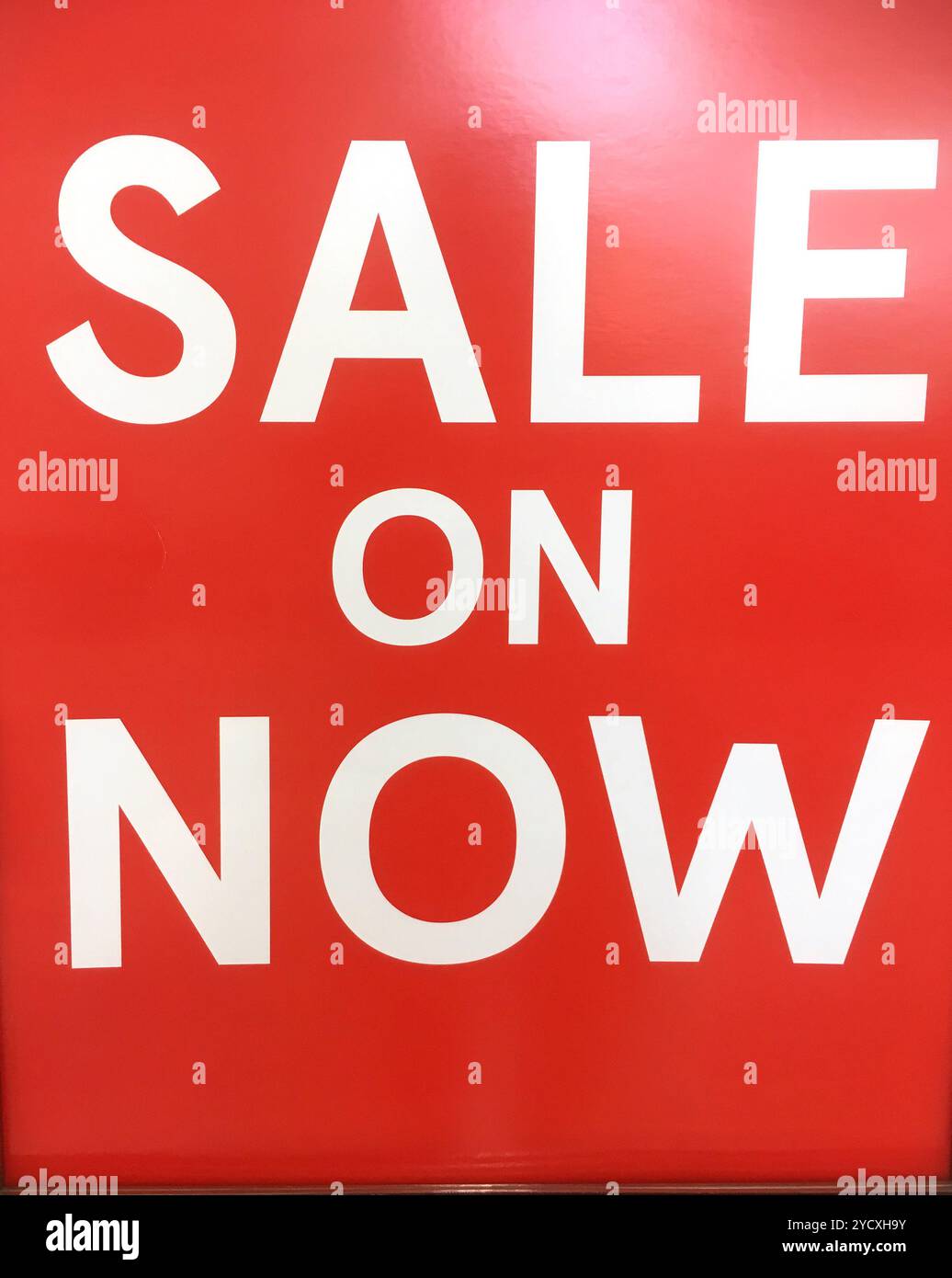 Sales signage hi-res stock photography and images - Alamy