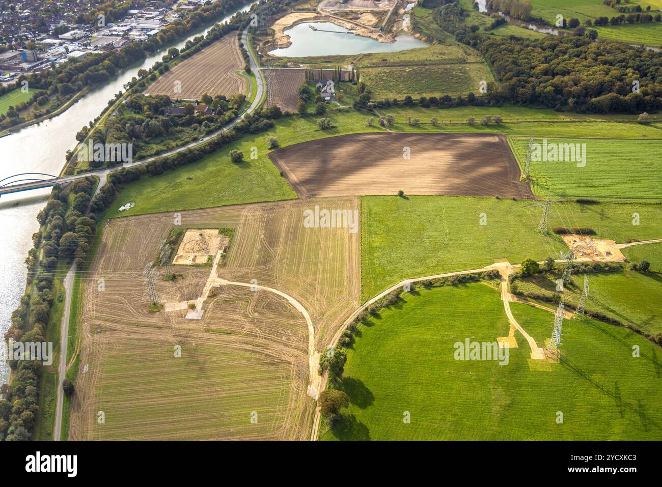Luftbild, Strommastbau am Welmer Weg und Welmer Kanalbrücke Neue Hünxer ...