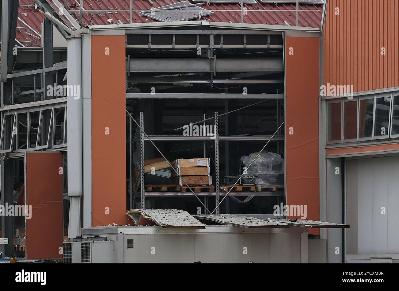 Bologna, Italia - Cronaca - 24 Ottobre 2024 - Esterni ditta Toyota ...