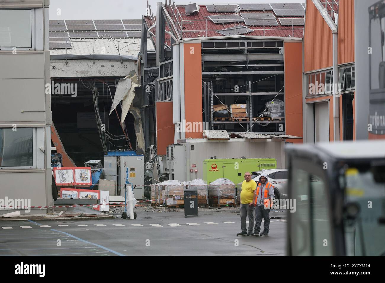 Bologna, Italia - Cronaca - 24 Ottobre 2024 - Esterni ditta Toyota ...