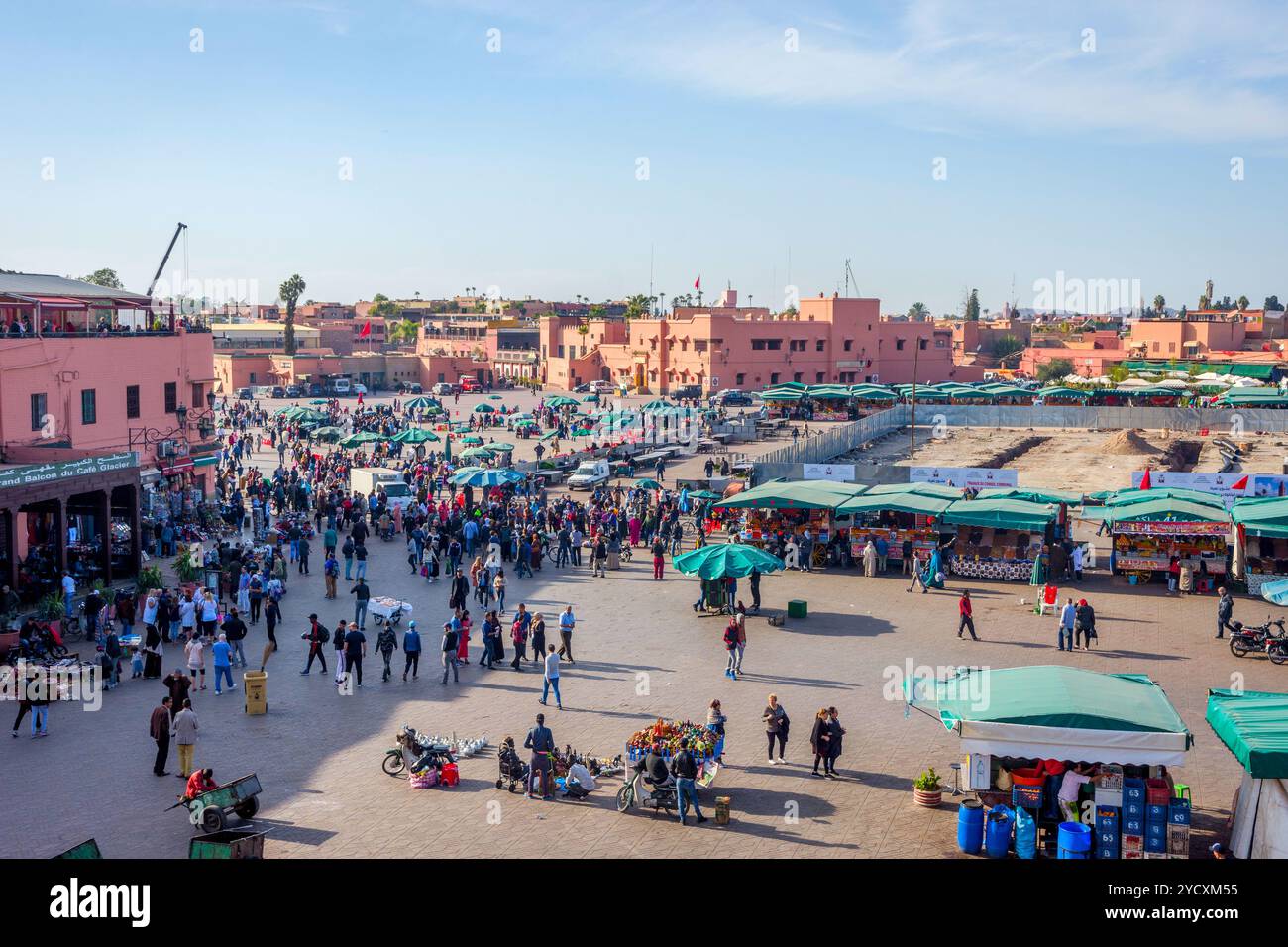 Crowded jemaa el fnaa squar hi-res stock photography and images - Alamy