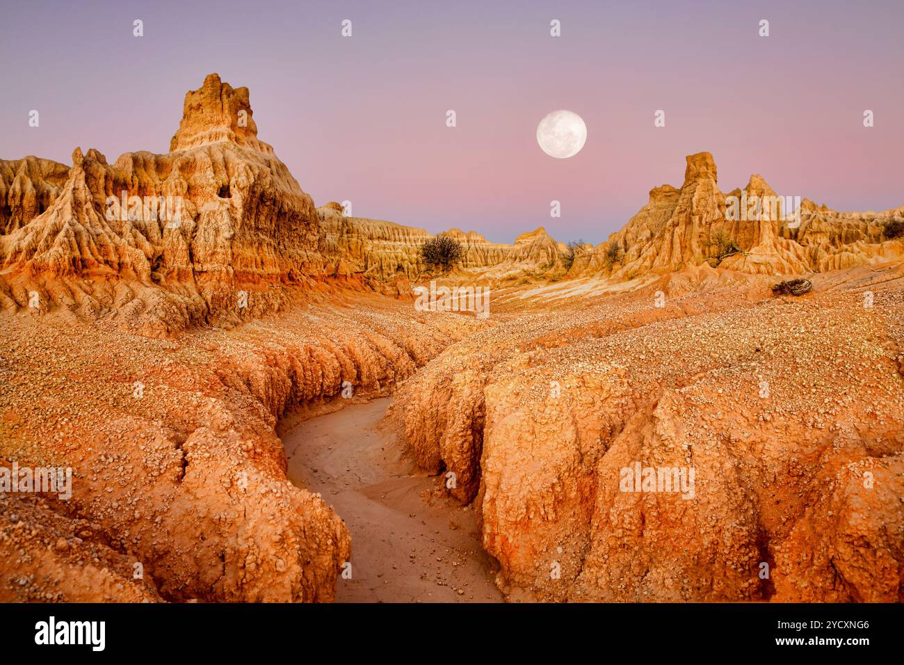 Australian outback landscape hi-res stock photography and images - Alamy