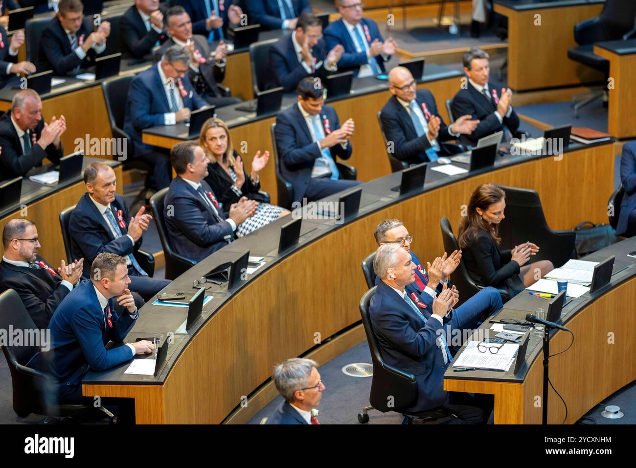Approving claps from the FPOE fraction during NORBERT HOFER from the ...