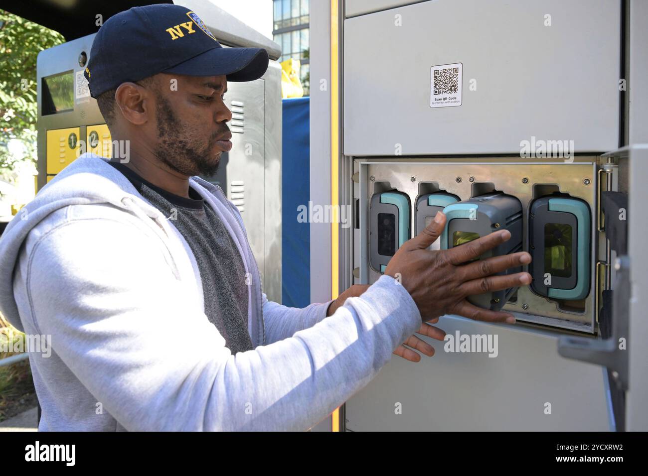 Photo by: zz/NDZ/STAR MAX/IPx 2024 10/23/24 New York City Mayor Eric ...