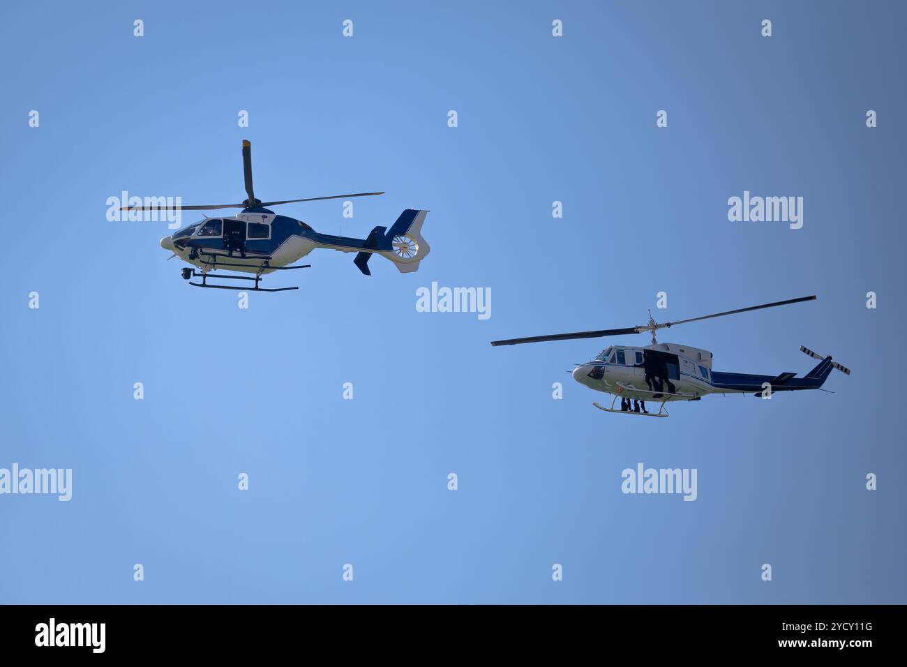 Special forces helicopters team ready for rope jumping Stock Photo - Alamy