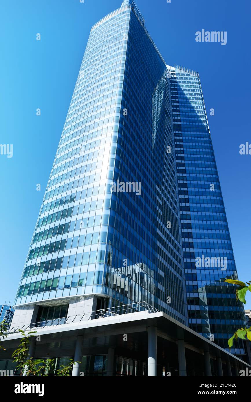 Modern architecture in Paris Stock Photo - Alamy