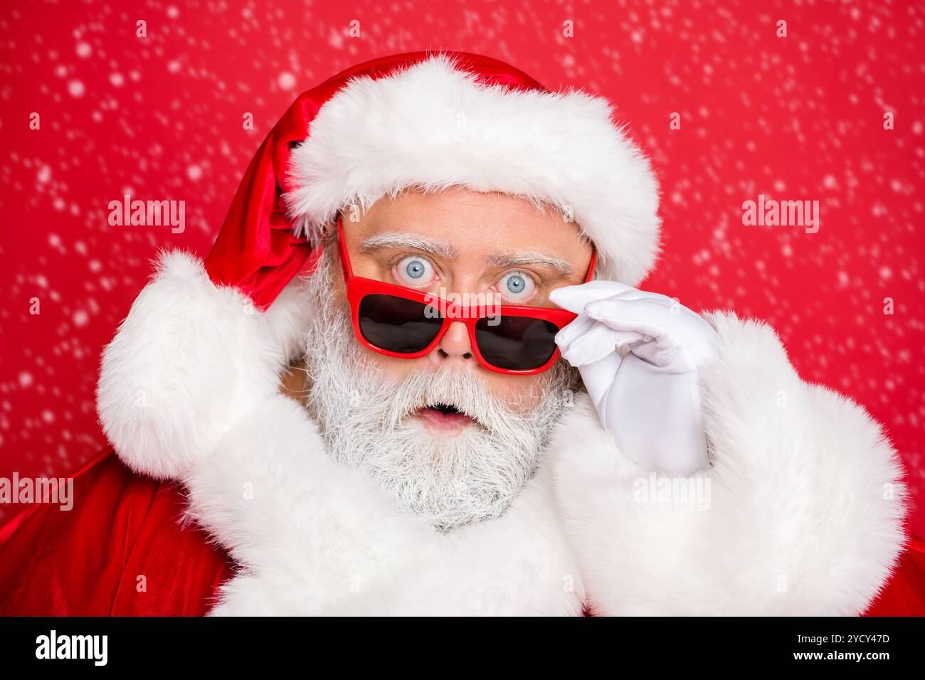 Close-up portrait of his he amazed stunned funky fat overweight plump ...