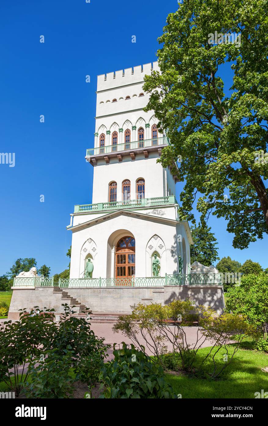 White Tower in the Alexandrovsky Park of Tsarskoe Selo (Pushkin ...