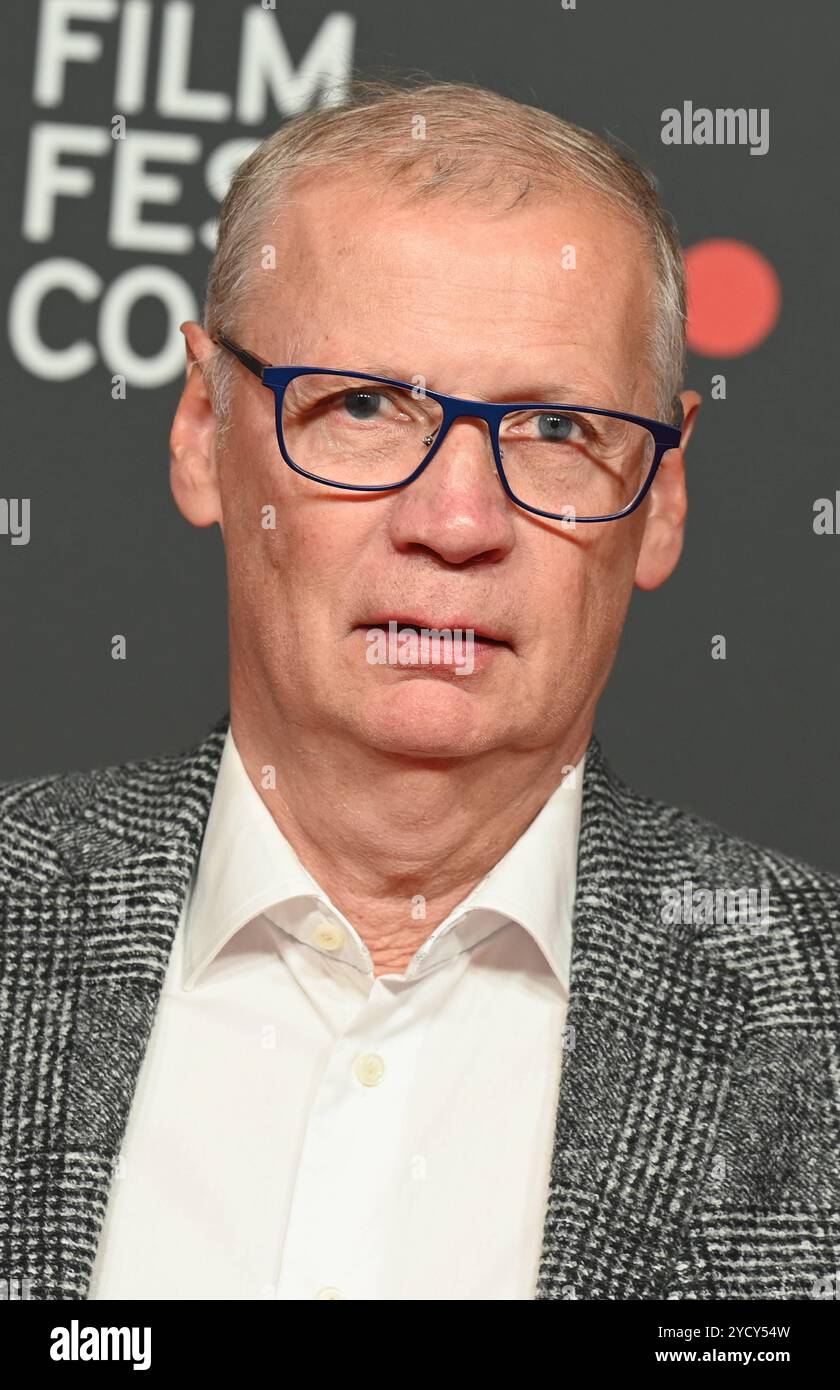 Moderator Gunther Jauch kommt zum Screening des Films Total normal bei ...