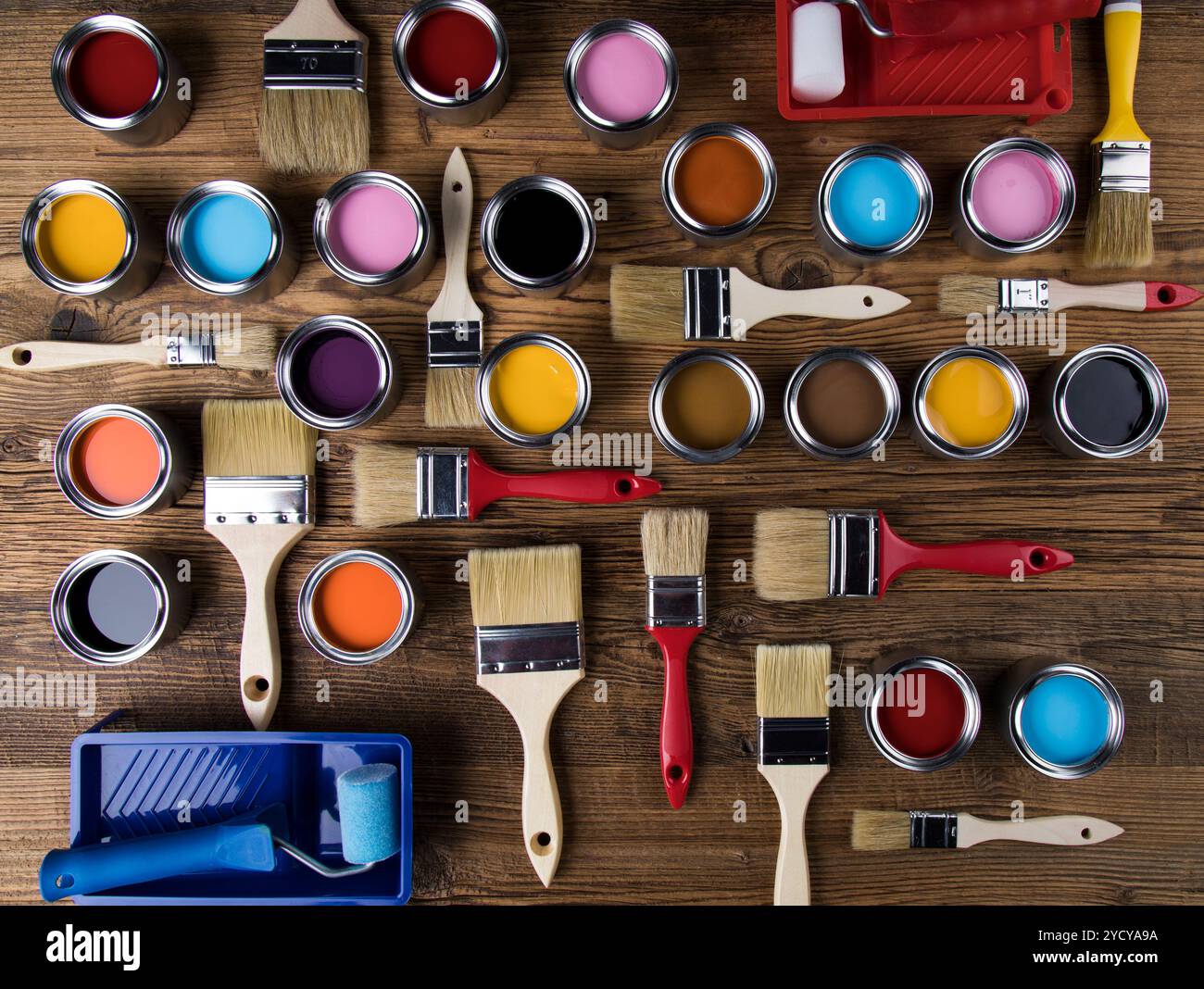 Painting red house hi-res stock photography and images - Alamy