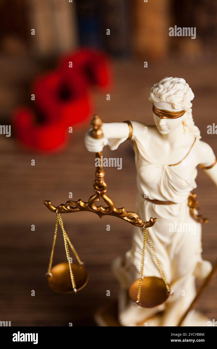Wooden gavel lady justice law hi-res stock photography and images - Alamy