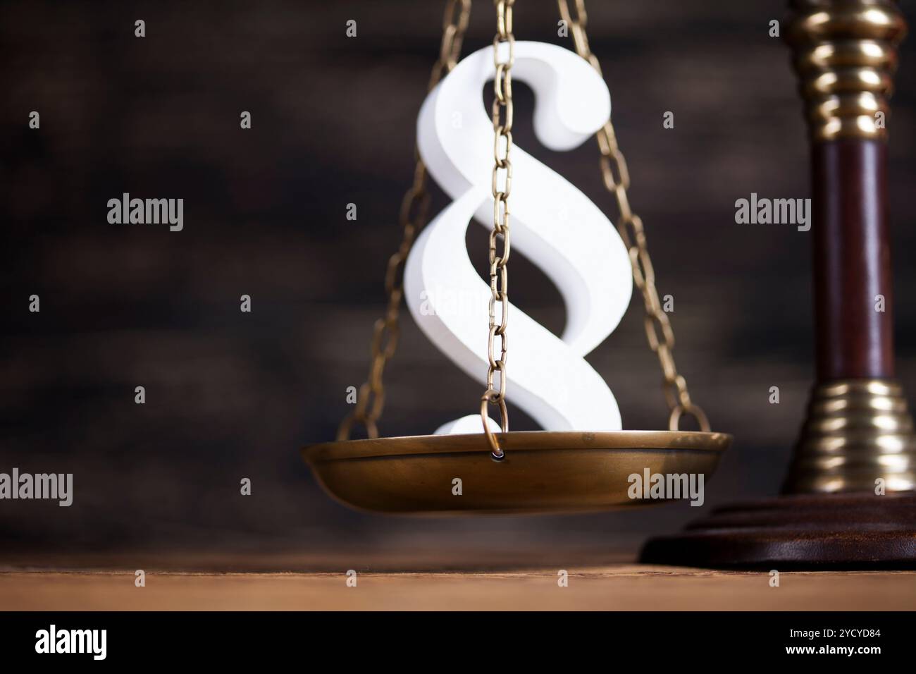 Judges wooden gavel and paragraph Stock Photo - Alamy