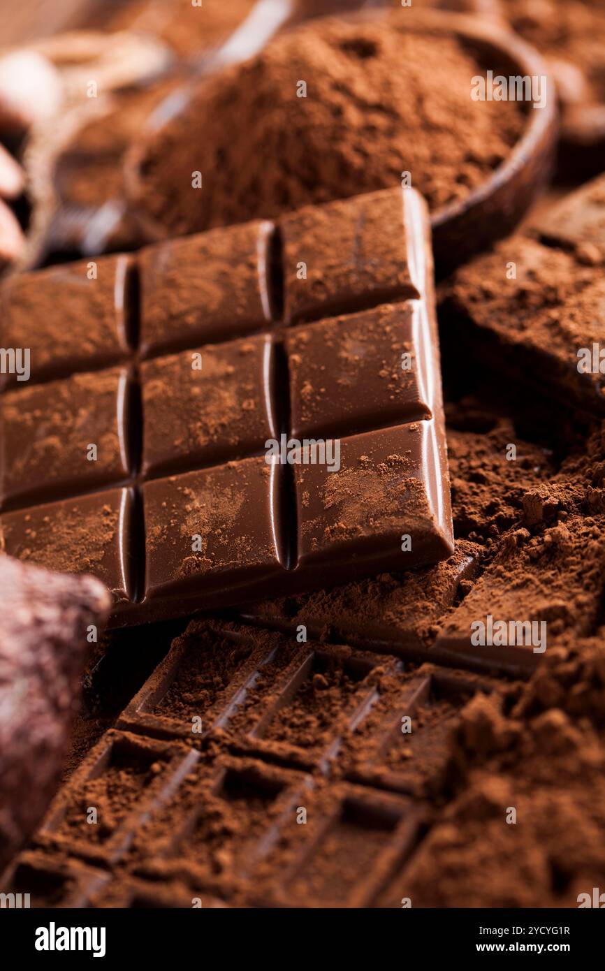Dark milk chocolate bar hi-res stock photography and images - Alamy