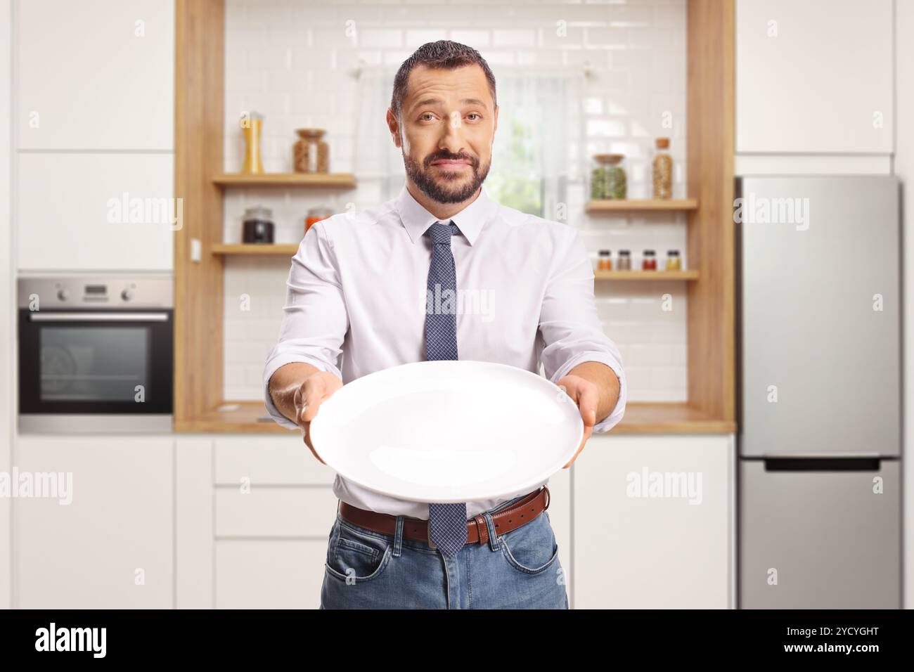 Man holding food plate buffet hi-res stock photography and images - Alamy