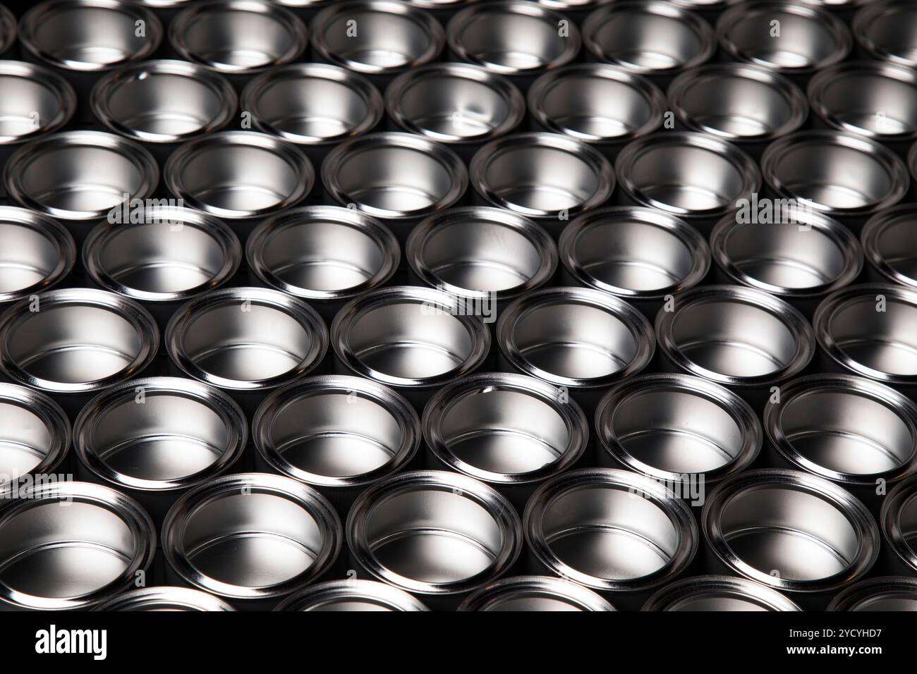 Palette of tin cans hi-res stock photography and images - Alamy