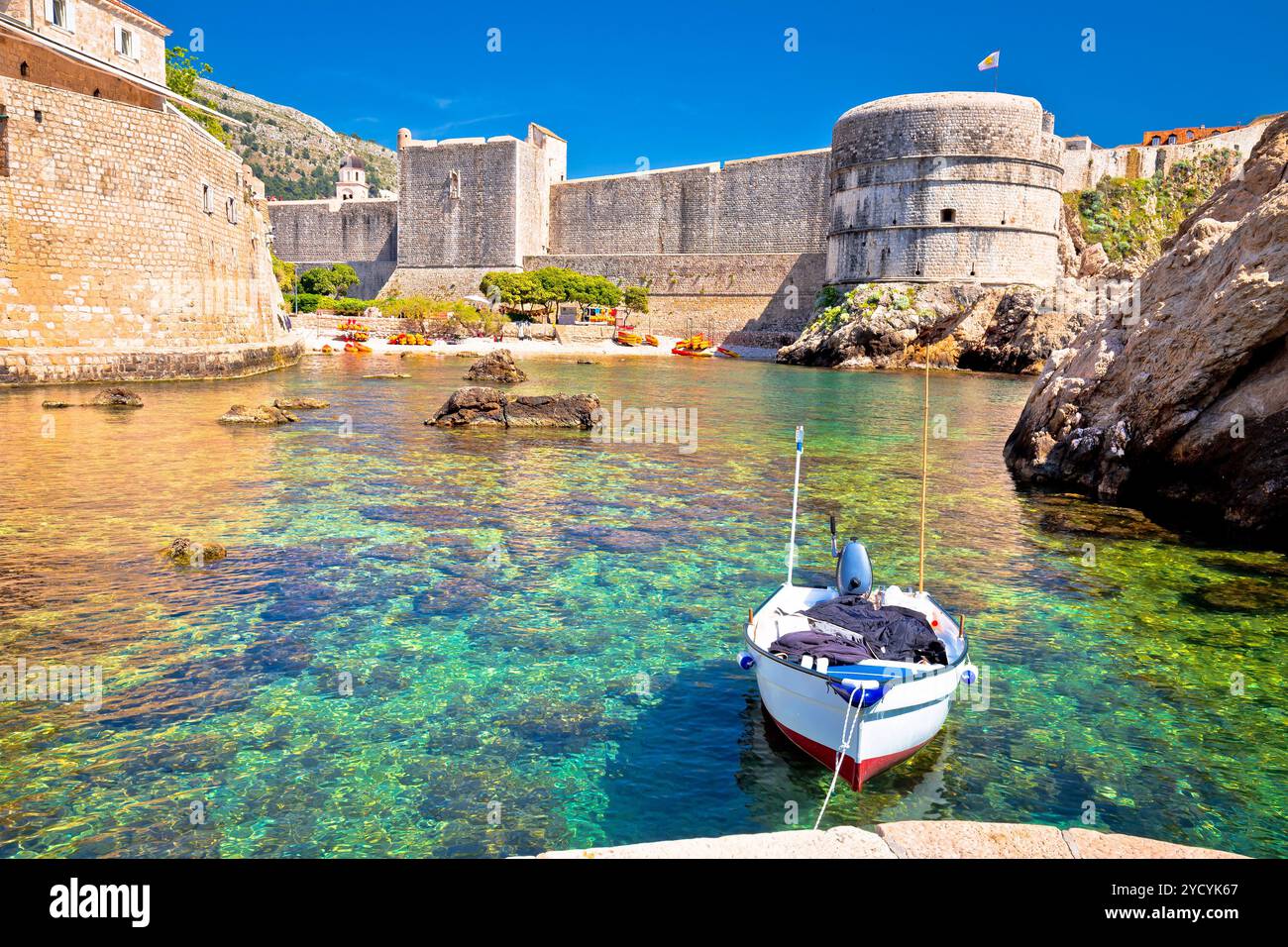 Under the city walls hi-res stock photography and images - Alamy