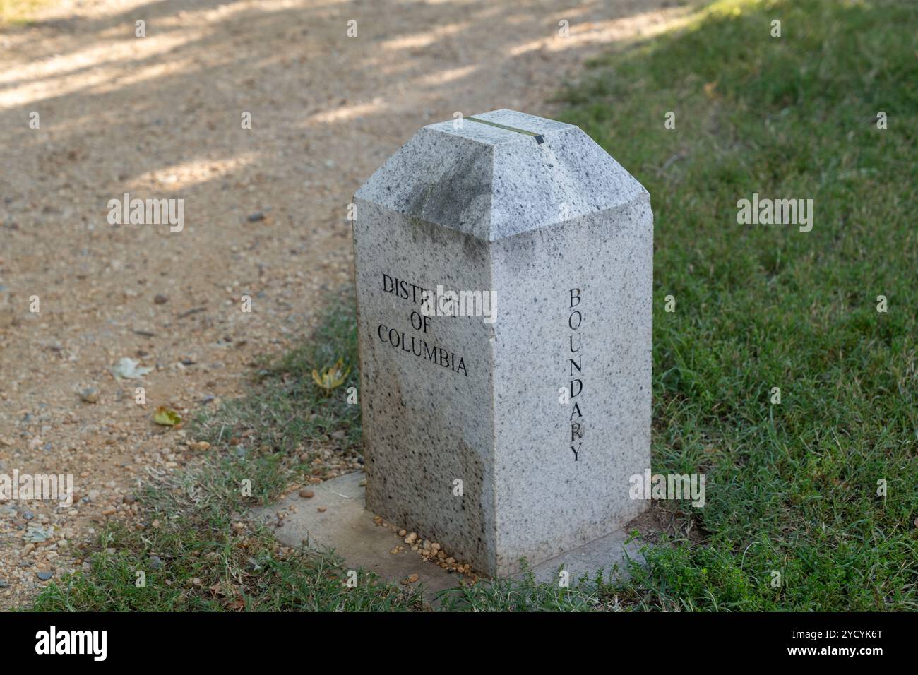 Boundary stone, marking the state boundary for Maryland and Washington ...