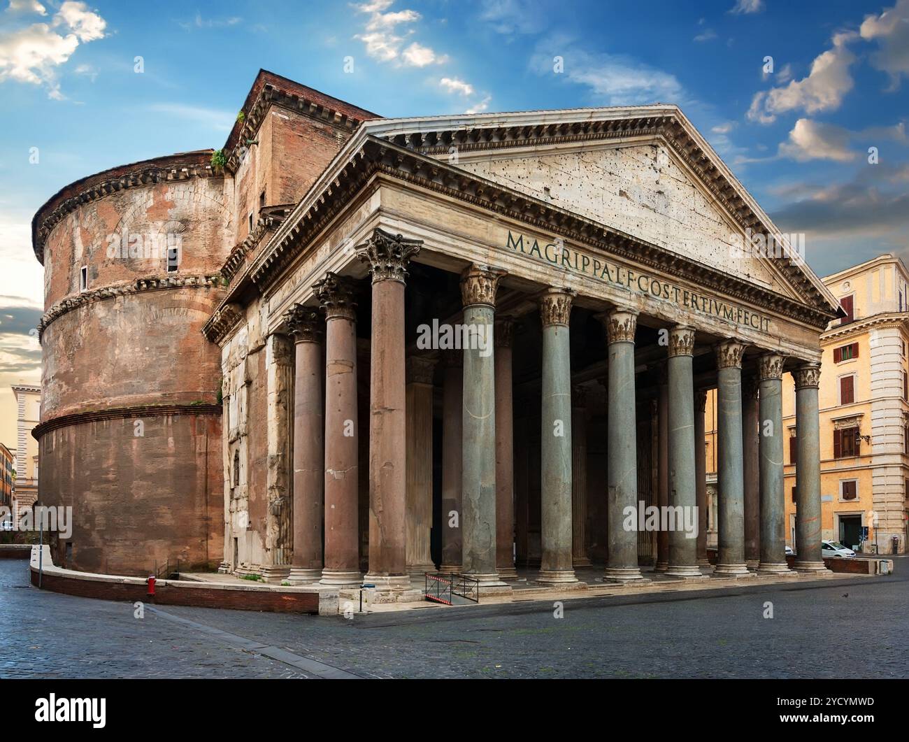 Iconic religious building hi-res stock photography and images - Alamy