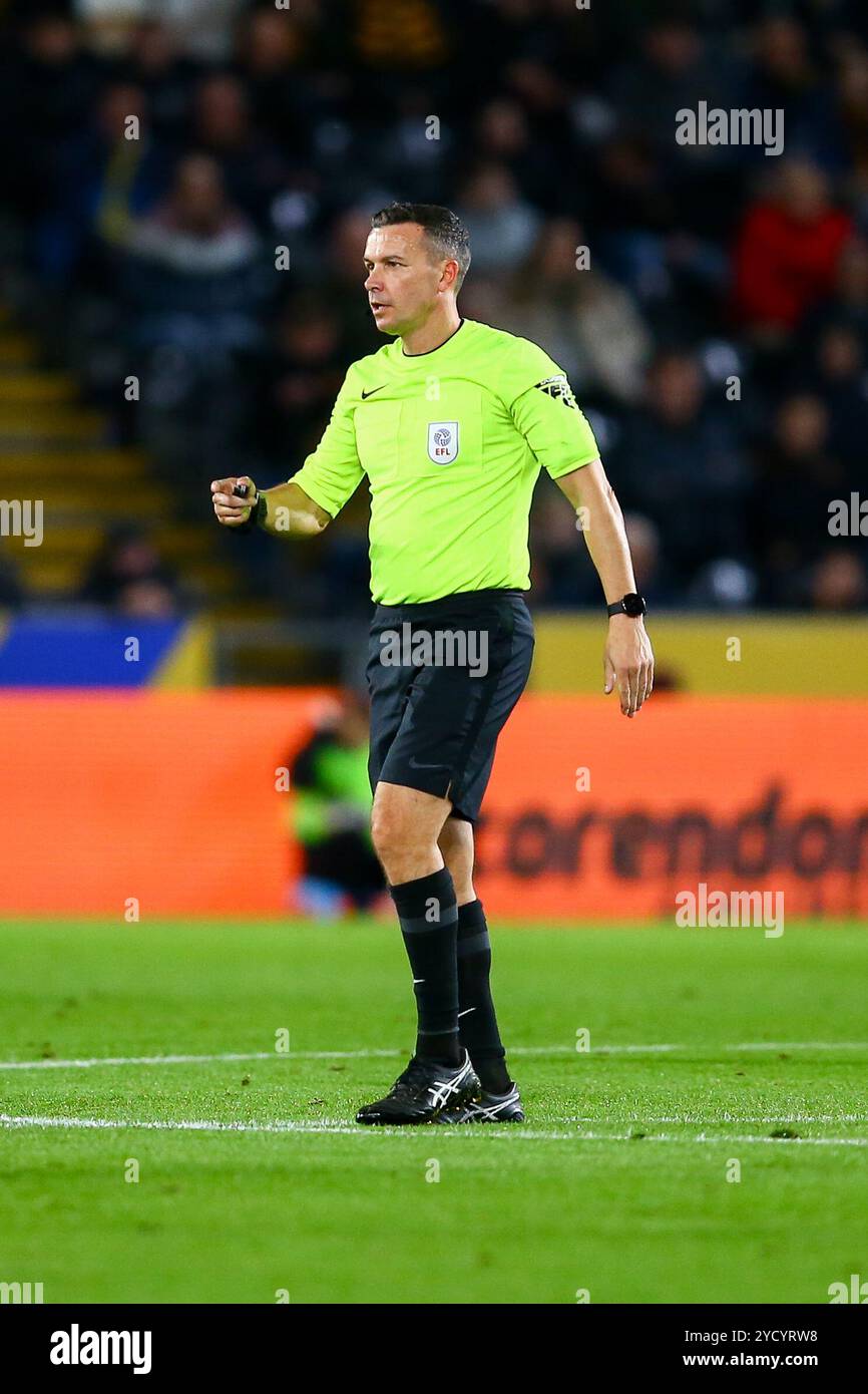 MKM Stadium, Hull, England - 23rd October 2024 Referee Dean Whitestone ...