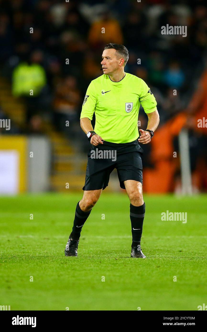 MKM Stadium, Hull, England - 23rd October 2024 Referee Dean Whitestone ...