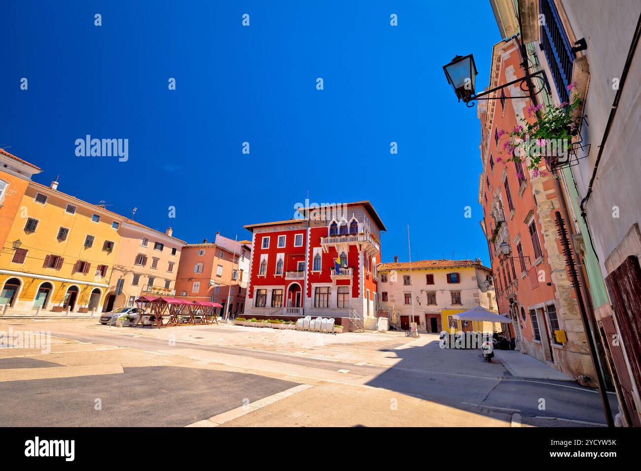 Traditional town square hi-res stock photography and images - Alamy