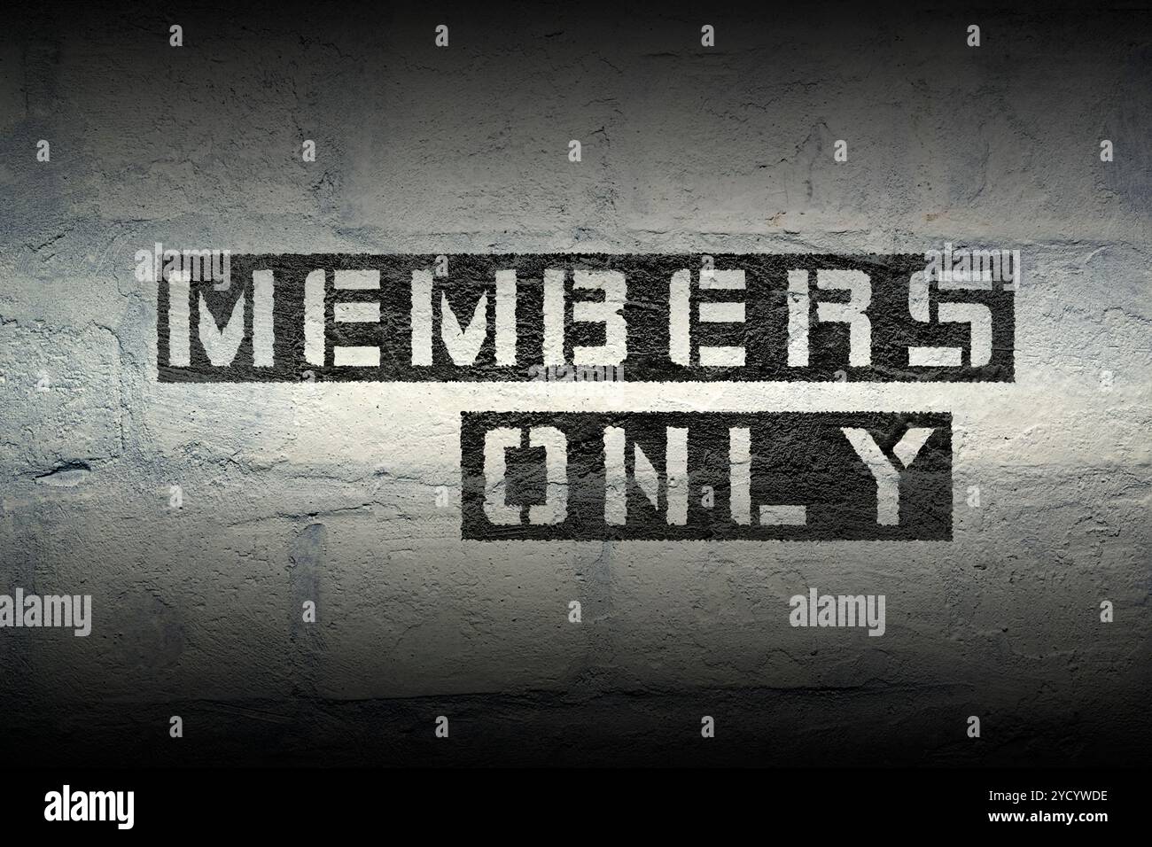Members only sign black hi-res stock photography and images - Alamy
