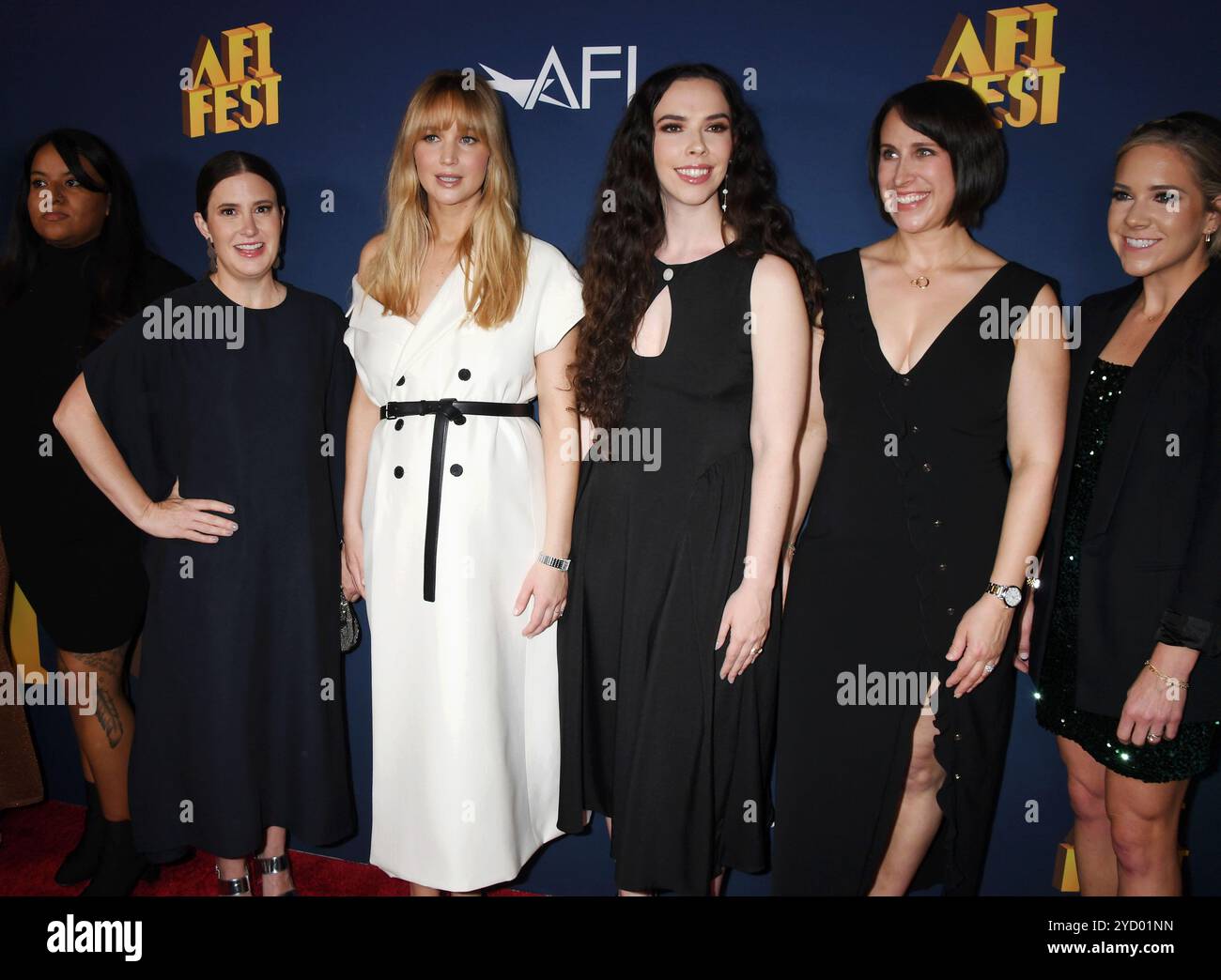 HOLLYWOOD, CALIFORNIA - OCTOBER 23: (L-R) Maisie Crow, Jennifer ...