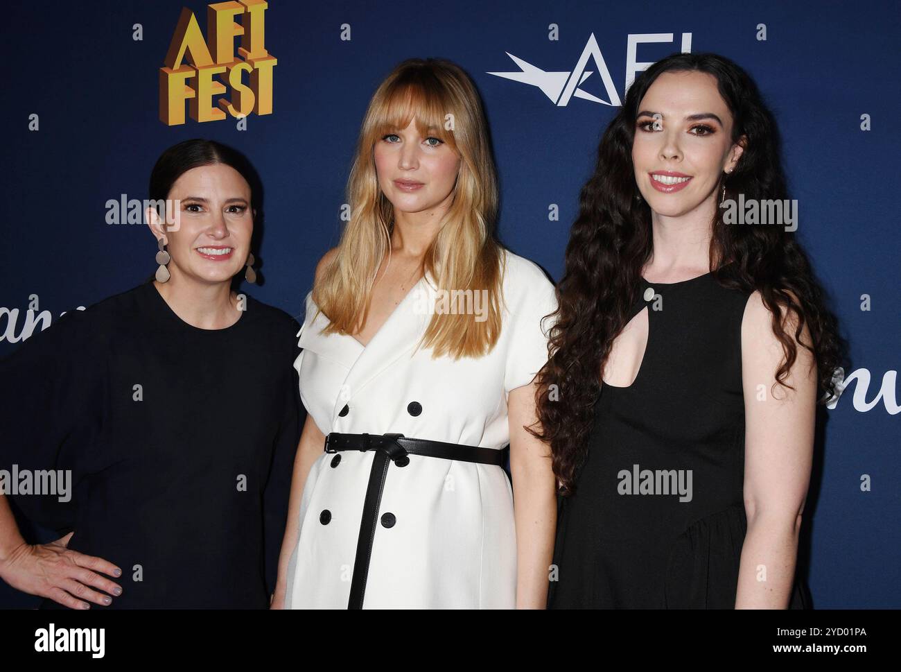 HOLLYWOOD, CALIFORNIA - OCTOBER 23: (L-R) Maisie Crow, Jennifer ...