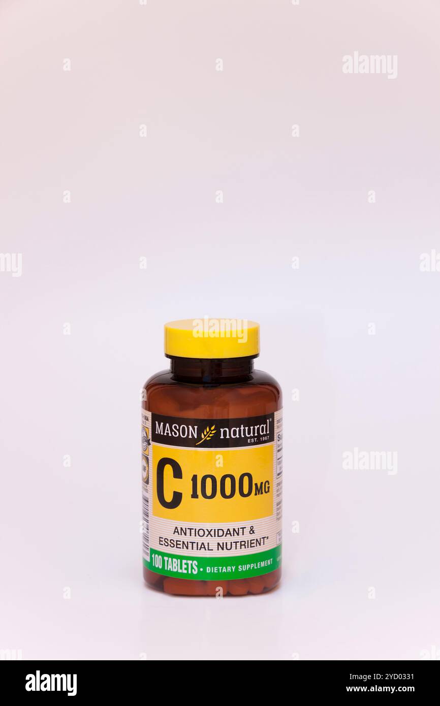 Vitamin C 1000mg Bottle Stock Photo - Alamy